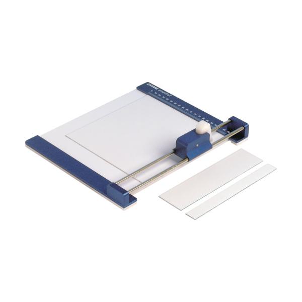 カマグ 裁断機|特長:TLC/HPTLCプレートやガラス板などをダイヤモンドカッターにより簡単にカットできます。 ガラスを簡単にきれいに切断できます。 200×200mm(厚さ3mmまで)のプレートのカットが可能です。