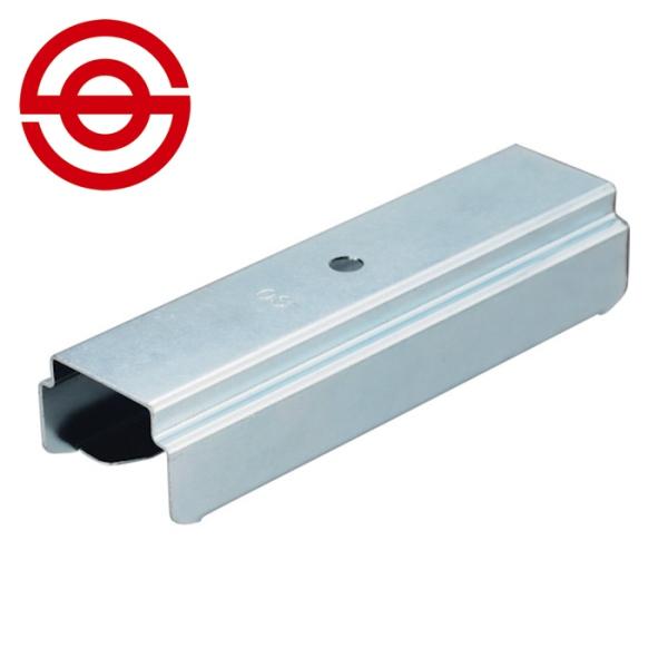 岡田 カーテンレール用オプション|特長:D40レール・隙間レール用ジョイントです。 レール内部に挿入し、強度を持たせジョイントします。