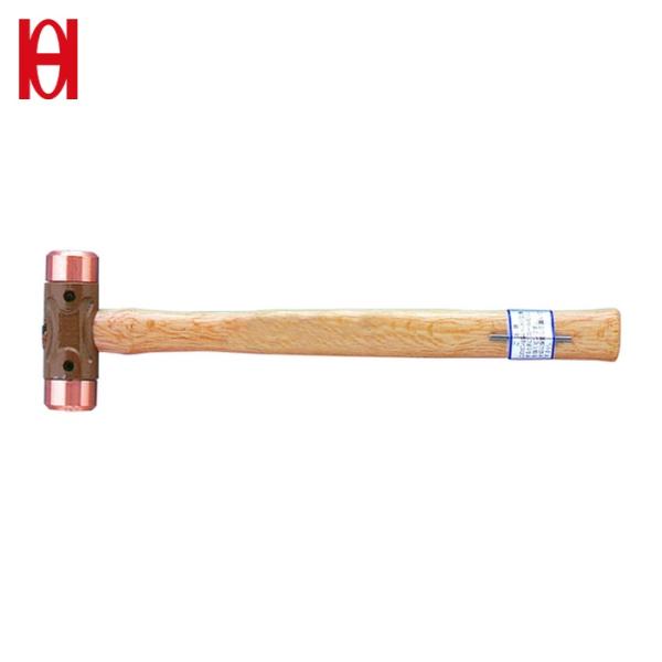 OH 銅ハンマー|特長:カッパーハンマーの本体部は黒心可鍛鋳鉄で熱処理をしているので、柄穴の変形がなく柄が折れにくいです。 ヘッド交換できる銅ハンマーです。