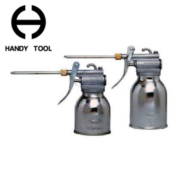 日平 オイラー(ヨコ型)|特長:吐出力が非常に高い油さしです。 奥まった所へも的確に塗布することができます。 アルミダイカスト&amp;ステンレスタンクなので高温にさらされても変形の心配がありません。