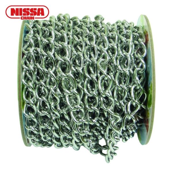 ニッサチェイン チェーン用パーツ|特長:リンクを90度ひねったチェーン、仕上がりの美しさと扱いやすいチェーンです。 リールに巻いている製品のため、使用時に絡まりにくいです。 水回りに最適なステンレス製です。