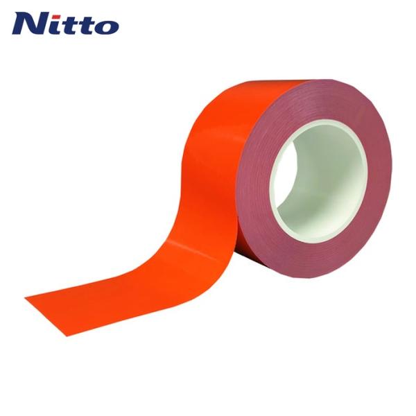 ニトムズ ラインテープ|特長:耐久性に優れ、環境に優しく、作業性も抜群のラインテープです。 はくり紙が無く、長巻なので長い距離でも貼りやすく作業効率が上がります。 耐油性に優れています。