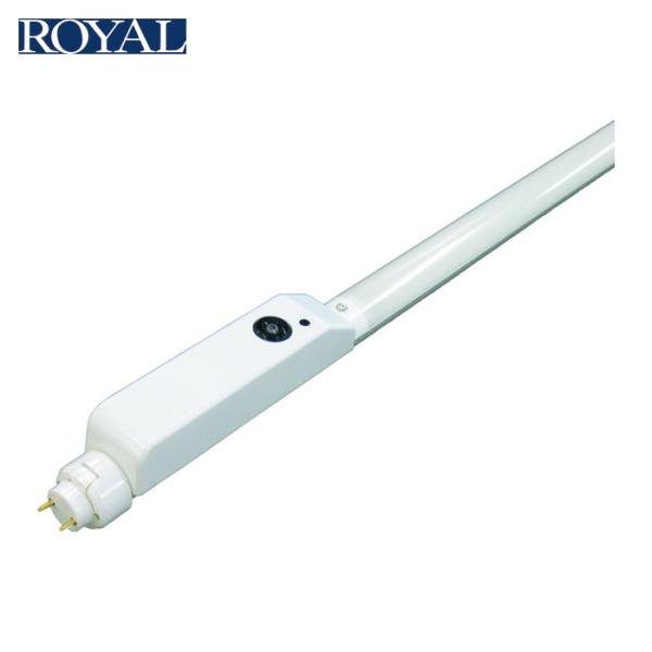 ROYAL 防犯用カメラ|特長:既存照明に組み込むことで、監視システム構築が可能です。 LED化済照明(G13口金直管)の場合は電気工事は不要です。 口金の角度調節が可能で設置後の画角調整が容易です。