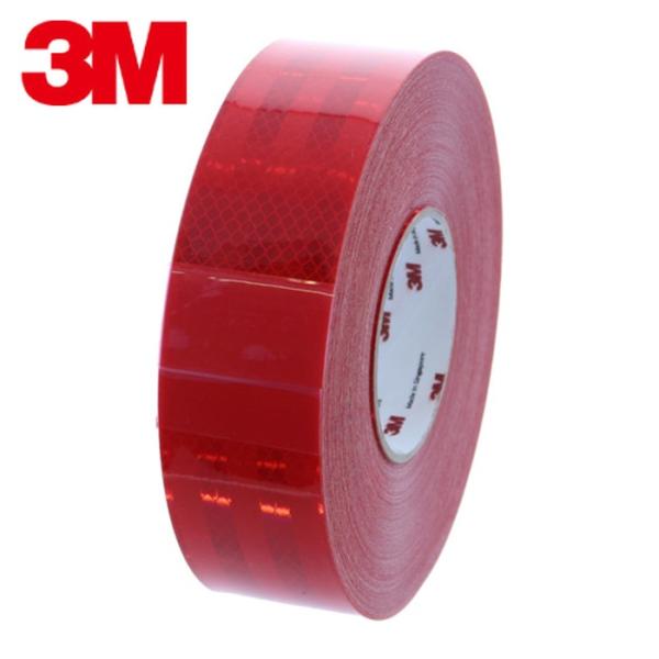 3M 反射テープ|特長:通常の約10倍の輝度(当社製品比較)があり、広角特性にも優れているため、斜め方向からでもはっきりと視認でき、安全確保に効果的です。 最初の反射性能を長期間維持する耐久性を持っています。 通常使用で7年の耐久性を有します。