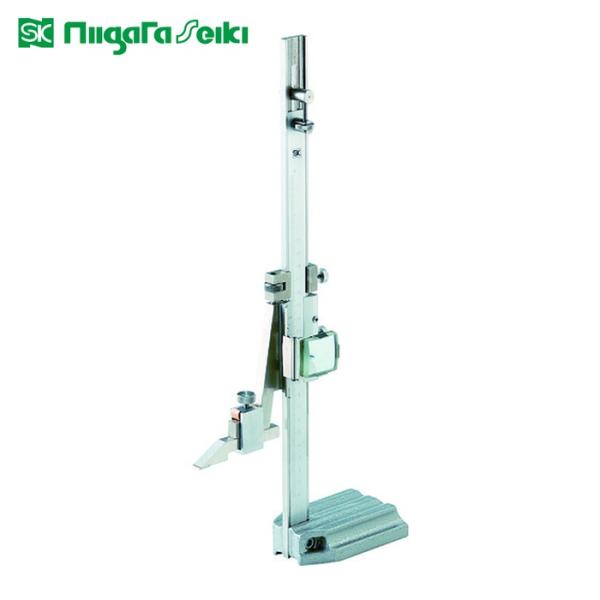 SK ハイトゲージ|特長:目盛読み取り用拡大レンズ付です。 (3倍ガラスレンズ)・微動送りでバーニヤ送りの微調整ができます。 ダイヤルインジケータ取り付け用専用ホルダ付です。