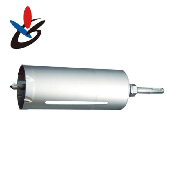 サンコー コアドリル|特長:穿孔性能に特化したシンプル設計で軽量化を実現しました。 複合建材厚より導いた理想の有効長150mmを全サイズに適用しました。 切粉の排出が飛躍的に向上し、穿孔の作業性がアップしました。