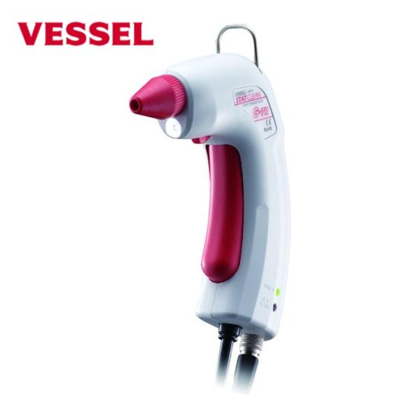 VESSEL エア式除電機|特長:手にフィットするエルゴノミックグリップ、小型・軽量な樹脂製ボディーです。 ホコリが目視しやすい白色LED照明搭載です。 圧電トランス内蔵の安全設計です。