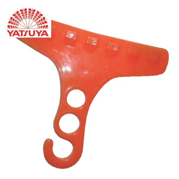 八ツ矢 除雪ワイパー|特長:ガラスの曲面にぴったりフィットして綺麗に霜取りできます・薄型なのでドアのサイドポケットなどに収納できます。