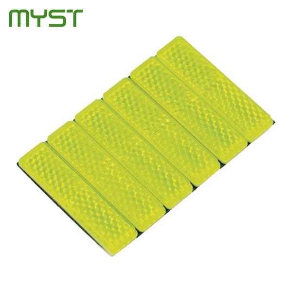 特長●夜間の安全対策商品です。●昼間は蛍光、夜は反射します。●コンクリートに接着可能です。用途●カーポート、門柱、フェンスなどへの危険標示に。自転車、三輪車などの安全目印に。