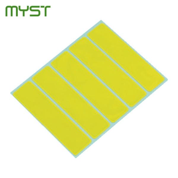 特長●夜間の安全対策商品です。●昼間は蛍光、夜は反射します。用途●カーポート、門柱、フェンスなどへの危険標示に。自転車、三輪車などの安全目印に。