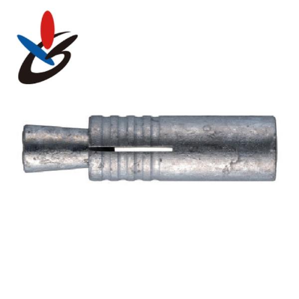 サンコー 本体打込み式アンカー|特長:施工面が平らとなるため、機材(設備)の取り外し後もアンカーが妨げになりません。 仕様により、ボルトを選定することで用途が拡大します。