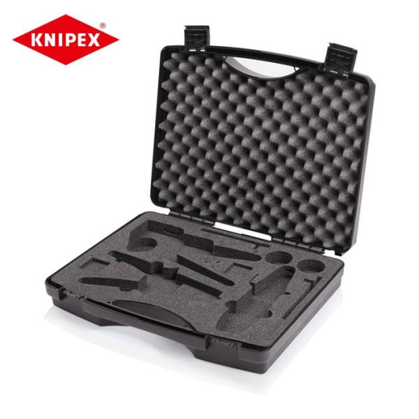 ・耐衝撃性プラスチックケースです。・KNIPEXの太陽光用の工具(精密絶縁ストリッパー、ケーブルニッパー、圧着システムプライヤー)にフィットするスポンジ製マットが施されています。・ケース寸法(mm)間口:345・ケース寸法(mm)奥行:28...