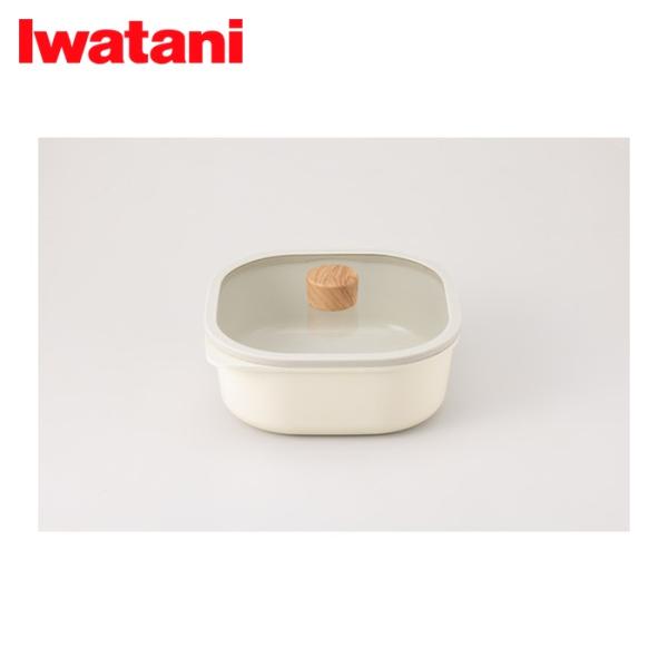 Iwatani 調理器具|特長:裏についた4つの溝が、カセットこんろのごとくにはまり安定して使用可能です。 位置調整の煩わしさも軽減します。 同色カラーの小型カセットこんろ「カセットフーミニ」とセットで使用でき、1人~少人数の調理にピッタリです。