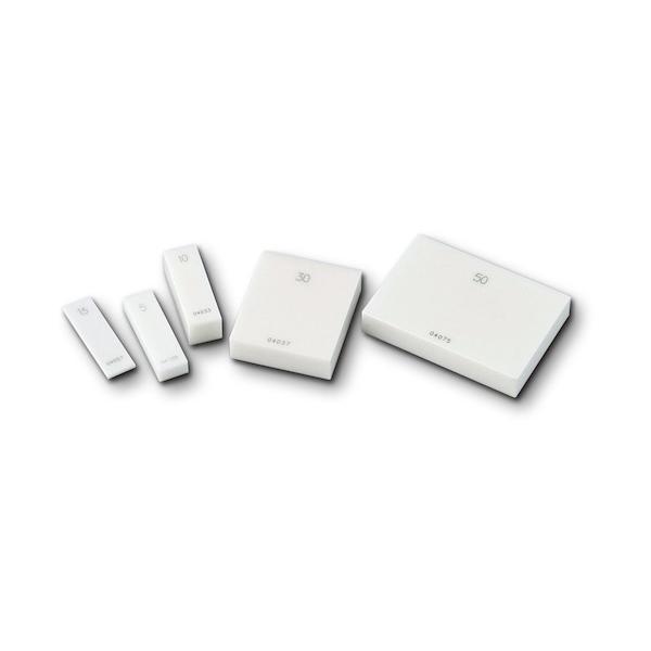 【仕様】●等級(級)：0級相当●幅(mm)：30●高さ(mm)：9●断面寸法(mm)：30{0-(-0.3)}x9{(-0.05)-(-0.2)}●熱膨張係数：(9.5±1)x10-6乗/K●規格(mm)：1●メーカーコード：0015072...