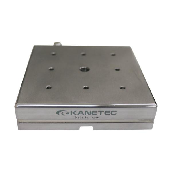 【仕様】●吸着力(N)：400●幅(mm)：90●奥行(mm)：90●高さ(mm)：20●吸着面位置：底面●取付ねじ穴寸法：M8×1.25/M4×0.7●ねじ穴数：9【型番】MB-L-90A　/　MBL90A【商品コード】5602618※お...