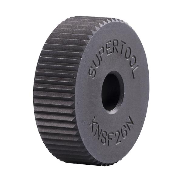 【仕様】●目：荒目●ピッチ(mm)：1.59●モジュール(mm)：0.51●外径(mm)：19.2●穴径(mm)：4.76●幅(mm)：6.35●適合ホルダ：KHS1●山数：16【型番】KNSF16N【商品コード】5669429※お問い合わ...