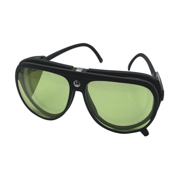 【仕様】●レンズ色：グリーン●テンプル色：ブラック●フレーム色：ブラック●幅(mm)：140●高さ(mm)：58●長さ(mm)：150●レンズ厚(mm)：外約2、内約2●遮光度：＃1.2●適合規格：JIS●UVカット：○●黒色プラフレームW...