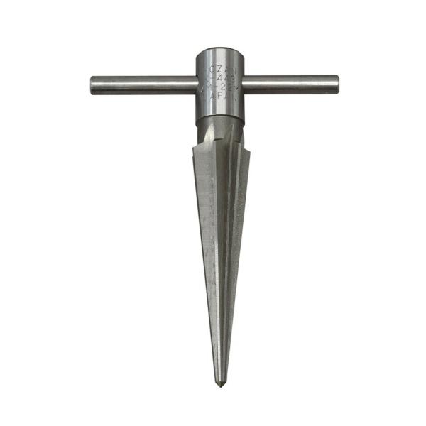 ・適応サイズ(mm?):4〜22・刃数:7・テーパー角:12°・全長(mm):124・重量 (g):155特徴・抜群の切れ味と耐久性。 ・ アルミ板、薄鉄板などの穴の修正、拡大に最適です。