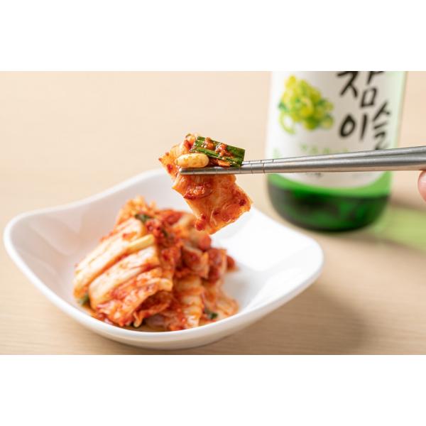 添加物・砂糖を使用しないことで自然に乳酸発酵を促し、熟成した味を楽しむキムチです。化学調味料・砂糖を使わない自然な味わいで食卓を彩り豊かにし、たくさんの人に笑顔になって欲しいという想いで50回以上の試作を重ね、この商品を開発いたしました。 ...