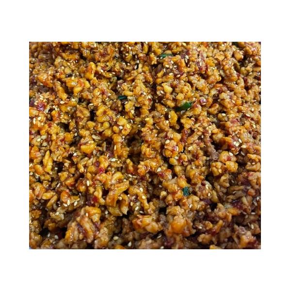 国産の大豆から作った大豆肉をキムチにしました。たんぱく質たっぷり、ヘルシーな大豆肉を使い、見た目だけでなく食感も「ミンチ肉」と感じられます。大豆肉独特の臭いは自家製のヤンニョムを混ぜ込むことで、食欲をそそる香りとなり白飯もすすみます。ごはん...
