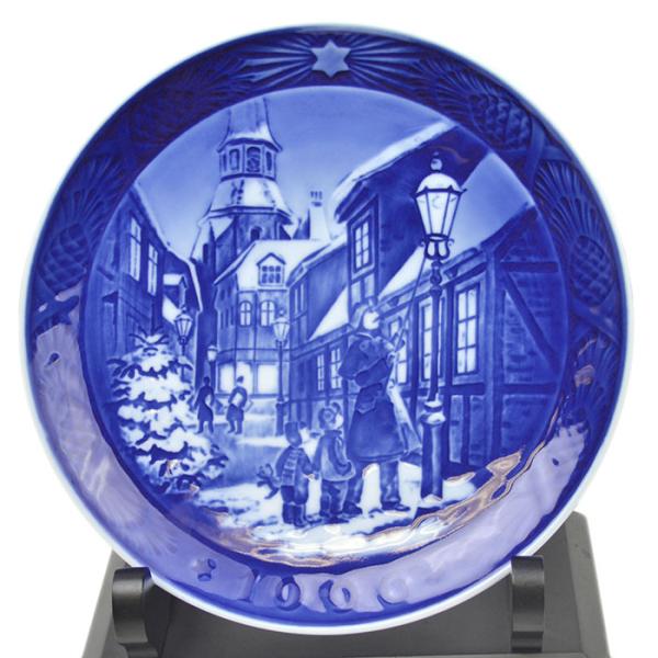 ■ブランドロイヤルコペンハーゲン■商品名イヤープレート 1996年 (平成8年) 「Lighting the Street Lamps（街灯をともす頃）」■商品ランクSAランク(使用感が感じられないが、付属品の欠品や僅かな傷や汚れなどがある...