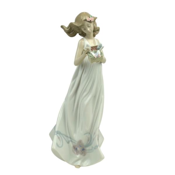 ■ブランドLladro / リヤドロ■商品名私の宝物 6777■商品ランクSAランク(使用感はほとんど見受けられないが、僅かな傷や汚れ等がある商品)■商品状態目立たない程度のごく僅かな小傷がございますが、大変綺麗なお品でございます。■サイズ...