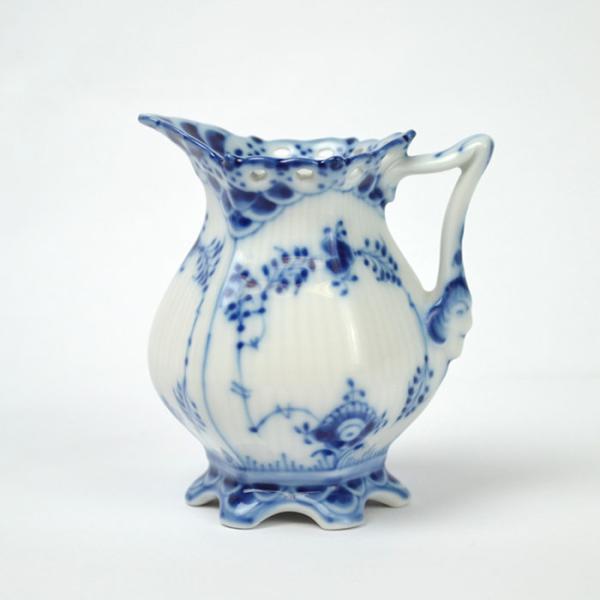 ■ブランドRoyal Cenhaopgen /ロイヤルコペンハーゲン■商品名ブルーフルーテッド フルレース クリーマー■商品ランクSAランク(使用感が感じられないが、付属品の欠品や僅かな傷や汚れなどがある商品)■商品状態小傷、糸底に多少の汚...