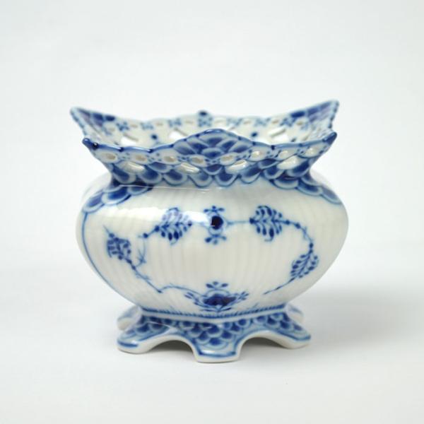 ■ブランドRoyal Cenhaopgen /ロイヤルコペンハーゲン■商品名ブルーフルーテッド フルレース シュガーポット■商品ランクSAランク(使用感が感じられないが、付属品の欠品や僅かな傷や汚れなどがある商品)■商品状態僅かな小傷あり。...