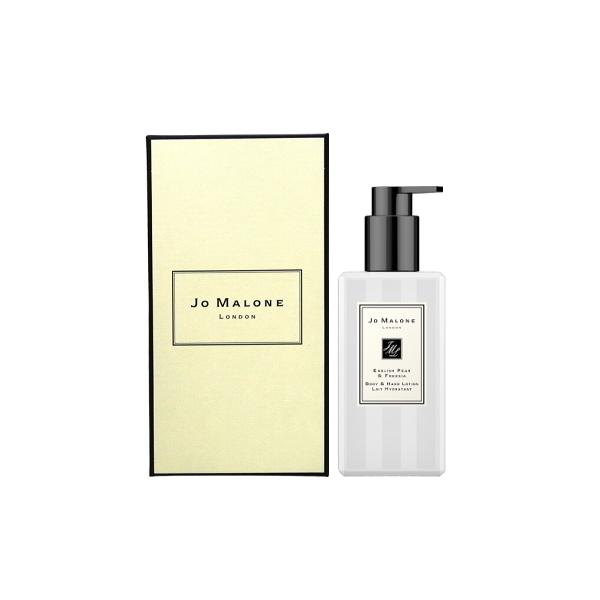 商品説明：English Pear &amp; Freesia Body &amp; Hand Lotion  秋のエッセンスを凝縮したかのよう。英国の果樹園で収穫した熟したての洋梨の官能的なみずみずしさを白いフリージアのブーケで優しく包み...