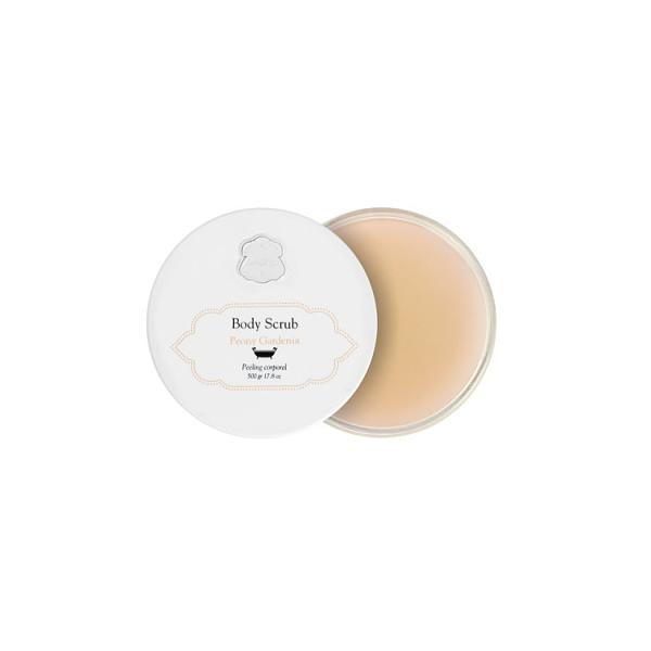 商品説明：死海のミネラルソルトと植物由来のシードオイルが余分な角質を取り除きながら、同時に保湿も叶えてくれる、一石二鳥のボディスクラブ。 しっとり＆すべすべの思わず触りたくなる仕上がりで、首から下の全身にかけて週2回程度のスペシャルケアとし...