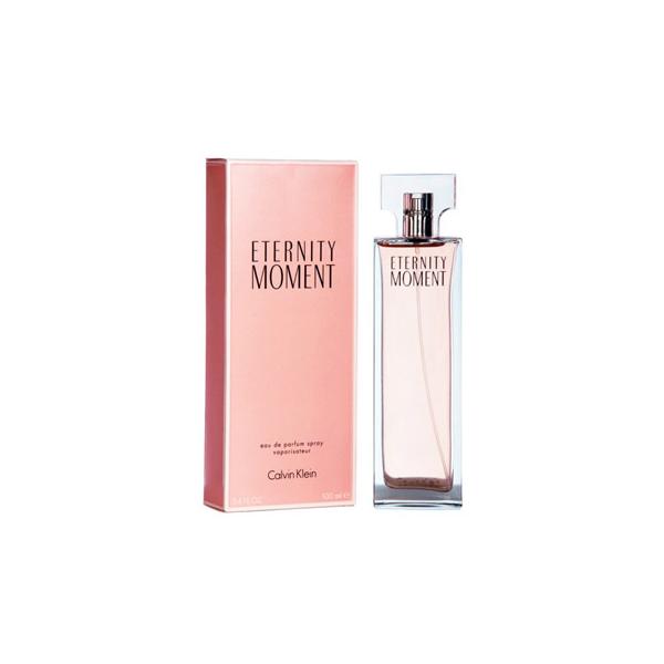商品説明：ロマンティック フローラルの甘美な香りは恋に落ちる「瞬間」を表現。 ピンクピオニーなどの花々が人々を誘うような甘美な香りに移ろい、ウッディとムスクが女性らしさを引き立たせます。  メーカー： カルバンクライン 広告文責： 株式会社...
