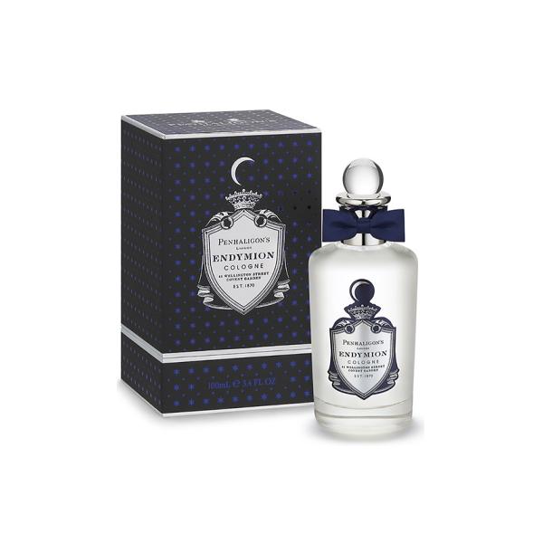 商品説明：ギリシャ神話の物語にインスパイアされた魅惑的なメンズフレグランス。 エンディミオンはゼウスの息子たちのなかで最もハンサムで、彼を愛し、その姿をいつまでも見つめていたいと願った月の女神に、永遠の眠りにつかされた美青年。 香りの幕開け...