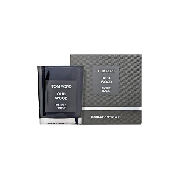 商品説明：トム フォード プライベート ブレンド。 プライベートな空間を香り高くスタイリッシュに演出するキャンドル。美しいガラスで包まれたキャンドルには、アロマキャンドル製造における最もラグジュアリーな素材を使用しています。トム フォードの...