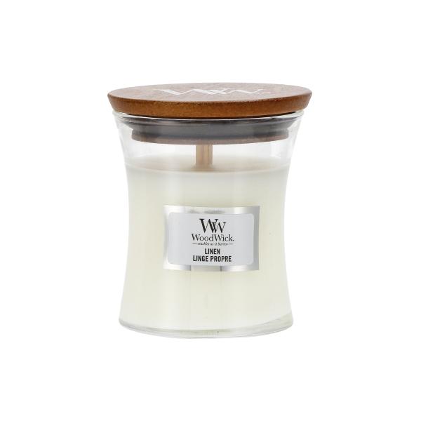 商品説明：火を灯すと暖炉のように”パチパチ”と音がなるアメリカ生まれのキャンドルです。 パチパチと心地よい音を奏でるキャンドル。音と香りのハーモニーををお楽しみください。  ジャーキャンドル 芯が自然木でできており、燃やすとたき火や暖炉のよ...