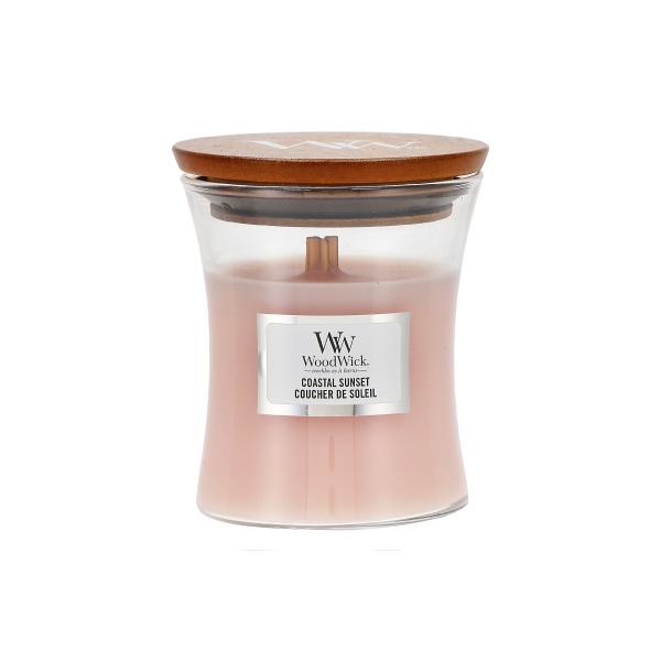 商品説明：火を灯すと暖炉のように”パチパチ”と音がなるアメリカ生まれのキャンドルです。 パチパチと心地よい音を奏でるキャンドル。音と香りのハーモニーををお楽しみください。  ジャーキャンドル 芯が自然木でできており、燃やすとたき火や暖炉のよ...