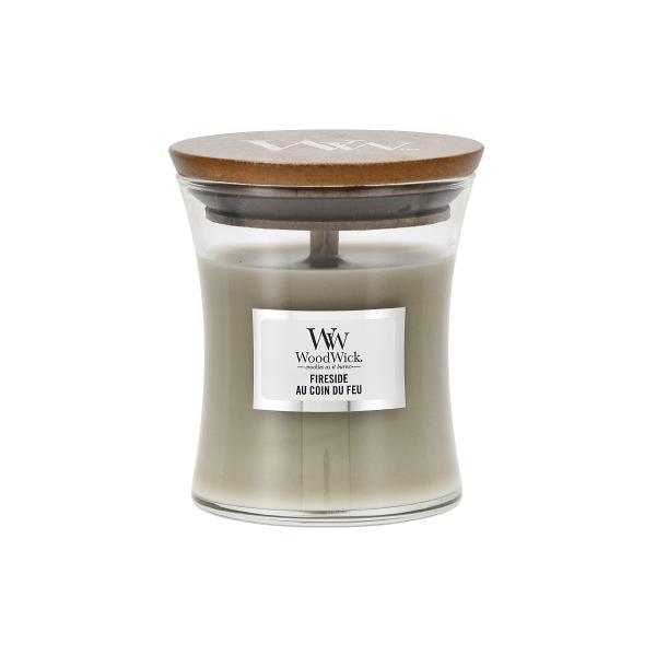 商品説明：火を灯すと暖炉のように”パチパチ”と音がなるアメリカ生まれのキャンドルです。 パチパチと心地よい音を奏でるキャンドル。音と香りのハーモニーををお楽しみください。  ジャーキャンドル 芯が自然木でできており、燃やすとたき火や暖炉のよ...