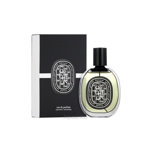 ディプティックパリ本店の隣に位置したバー、オルフェオンは、三人の創業者たちがよく集まった、陽気な熱気に満ちた場所でした。タバコからくゆる煙の渦巻きとおしろいのパウダリーな残り香が混ざり合い、店内の古色を帯びた木製品に留まります。ミドルノート...