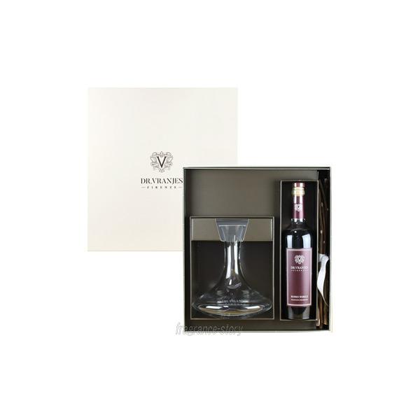 ROSSO NOBILE 750mlボトルに、DR. VRANJES刻印入りデキャンタとリードスティックとして葡萄の枝をお付けしたセットボックス。赤ワインをモチーフにした、アイコン的フレグランス。様々なベリーやシトラスが調和した芳醇なフルー...