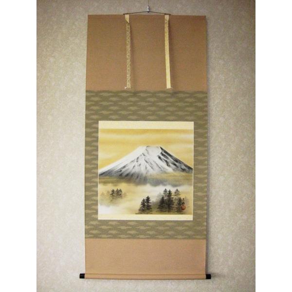 ■画　題■「掛け軸　富士山」・岩田東嶺■寸　法■（約）幅 ７１cm× 長さ １４０cm ・尺八横■略　歴■　岩田東嶺（いわたとうれい）県展　市展得意　山水、花鳥昭和３２年生　岐阜市■表　具■　ドンス三段表装こちらの掛け軸　富士山は真作・新品...
