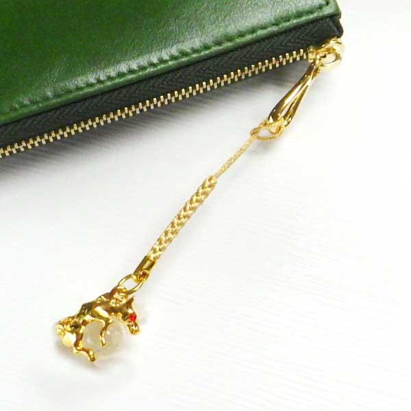 爆買 金午が抱き込んだ人工（溶錬）水晶玉が邪気や殺気が身に降りかかりそうな場合に、水晶が身代わりとなって吸い取ってくれると言われます。接客業の方や営業の方、他人の家に入る必要のある建設業の方などにはピッタリ！その他の職業の方のお守りとしても...