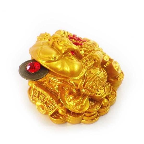 爆買 三脚蛙は、財を見つけると、後ろ脚がビヨ〜ンと伸びて自分の前方と左右にある「財」に飛びつき、その財をすべてかき集め、くわえているために三本脚になったと言われ、財運をアップさせるカエルとして頼もしいアイテム☆　なかでもビジネスを発展させる...