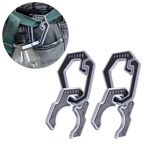 アウトドアやフェスなど用途に合わせて使えるボトルホルダー2個セット！ホルダー部分とカラビナ部分を引っ掛けるだけで組み立ても簡単！カラビナ部分をずらすようにして開くとベルトループやリュックに取り付けることができます。手がふさがりがちなペットボ...