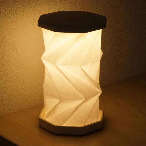 サイズ(約)：8cm×1.7cm (折りたたみ時)充電ポート：USB Type-C電圧：5V材質：紙、ABS 他バッテリー容量：3.7V / 400mAh個数：1個重量(約)：49g製造国：中国【注意事項】※撮影時の照明・カメラの設定・背景...