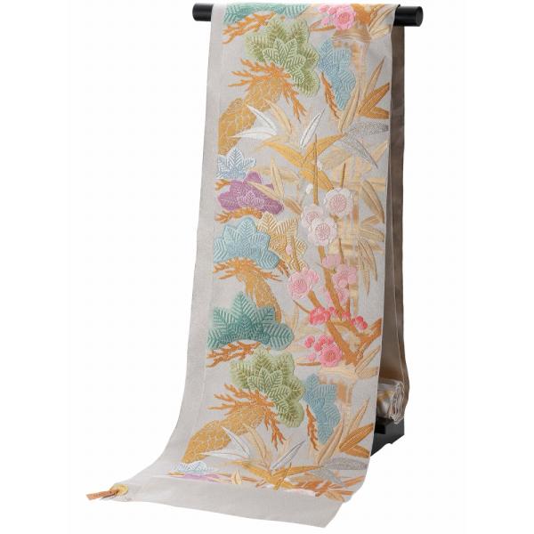 商品情報新品　六通柄 つづれ織西陣織の上品な色使いのデザインです幅広くお使いいただけますお仕立てとは、帯を長く大切にお使いいただくために帯の中に絹または綿素材の芯を入れます芯入りご希望の方は芯代のみ別途かかります綿芯（別途2,420円）・絹...