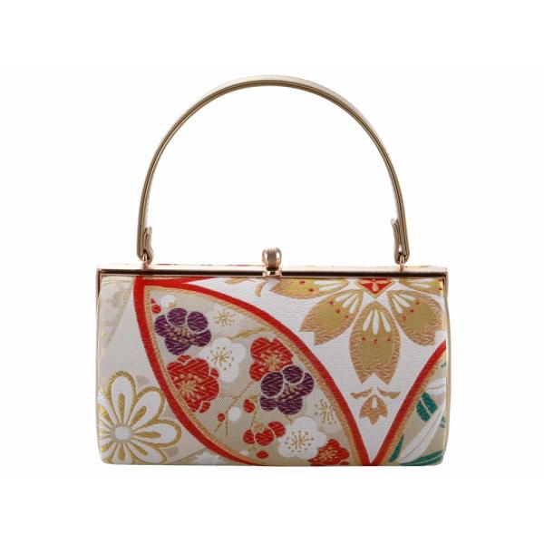 商品情報新品　着物用のハンドバッグ単品です。鮮やかな色柄が特徴です。 素材帯地・合皮ほか サイズ横：約21.0cm 高さ：約11cm マチ巾：約12cm（持ち手部分含まず） ご注意お色に関してはお使いのパソコンのモニターのカラーバランスなど...