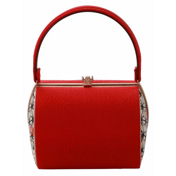 商品情報新品　着物用のハンドバッグ単品です。ちりめん生地と桜柄が特徴です。 素材ちりめん生地ほか サイズ横：約17.0cm 高さ：約12cm マチ巾：約12cm（持ち手部分含まず） ご注意お色に関してはお使いのパソコンのモニターのカラーバラ...