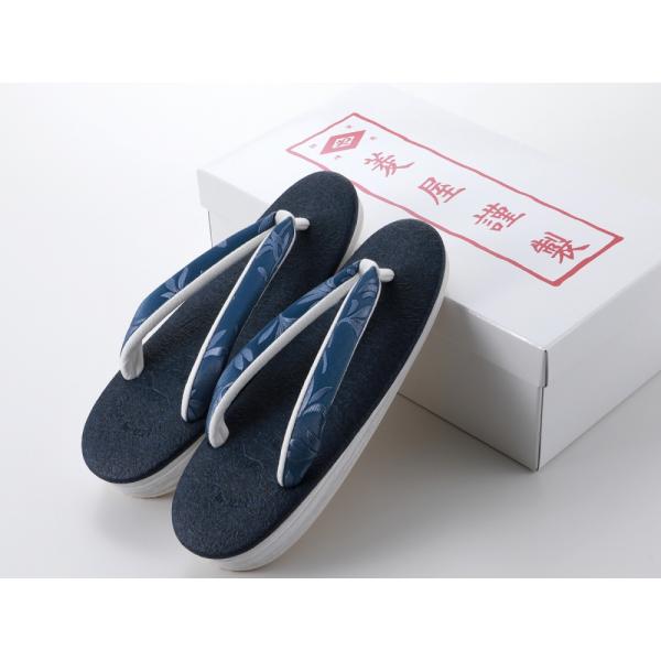 商品情報新品　箱入り　日本製大人気、カレンブロッソのカフェぞうりです。美術館巡りや小旅行、展覧会やコンサート、観劇、ショッピング、お友達とカフェでランチなどなど・・・。日常のちょっとしたお出かけに合わせてお使いいただけるカジュアルテイストの...