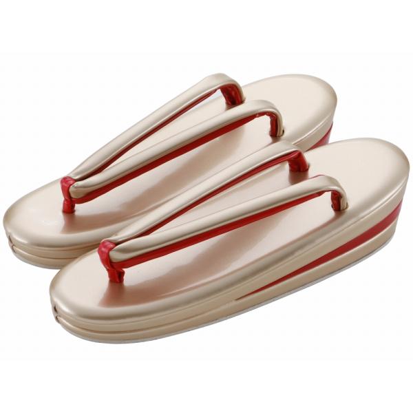 商品情報新品　三枚芯の草履です袴に、着物や帯の柄色に合わせたり、コーディネートが広がります鼻緒が柔らかめのツートンでシンプルながらお洒落なデザインです 素材合皮他 サイズ対応サイズ　約23.0〜24.0cm全長：約23.5cm　かかとの高さ...