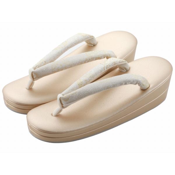 商品情報新品白梅の上品なデザインの草履単品です台には高級草履に使用される「絹目調合皮」を使用しています見た目の豪華さと滑りにくさで抜群の履き心地です草履の履き方：小指とかかとは草履から出るのが普通です。草履は、かかとを多少出して履くものです...