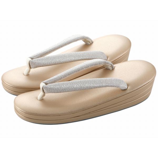 商品情報新品 日本製白梅の上品なデザインの草履単品です見た目の豪華さと滑りにくさで抜群の履き心地です草履の履き方：小指とかかとは草履から出るのが普通です。草履は、かかとを多少出して履くものです。１~２センチくらい出して履きます。初めは鼻緒が...